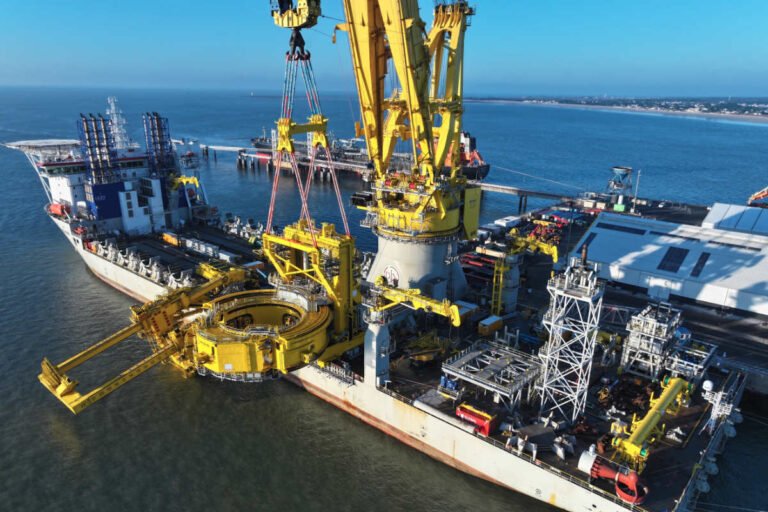 Offshore & Marine Handling and lifting expertise | REEL International